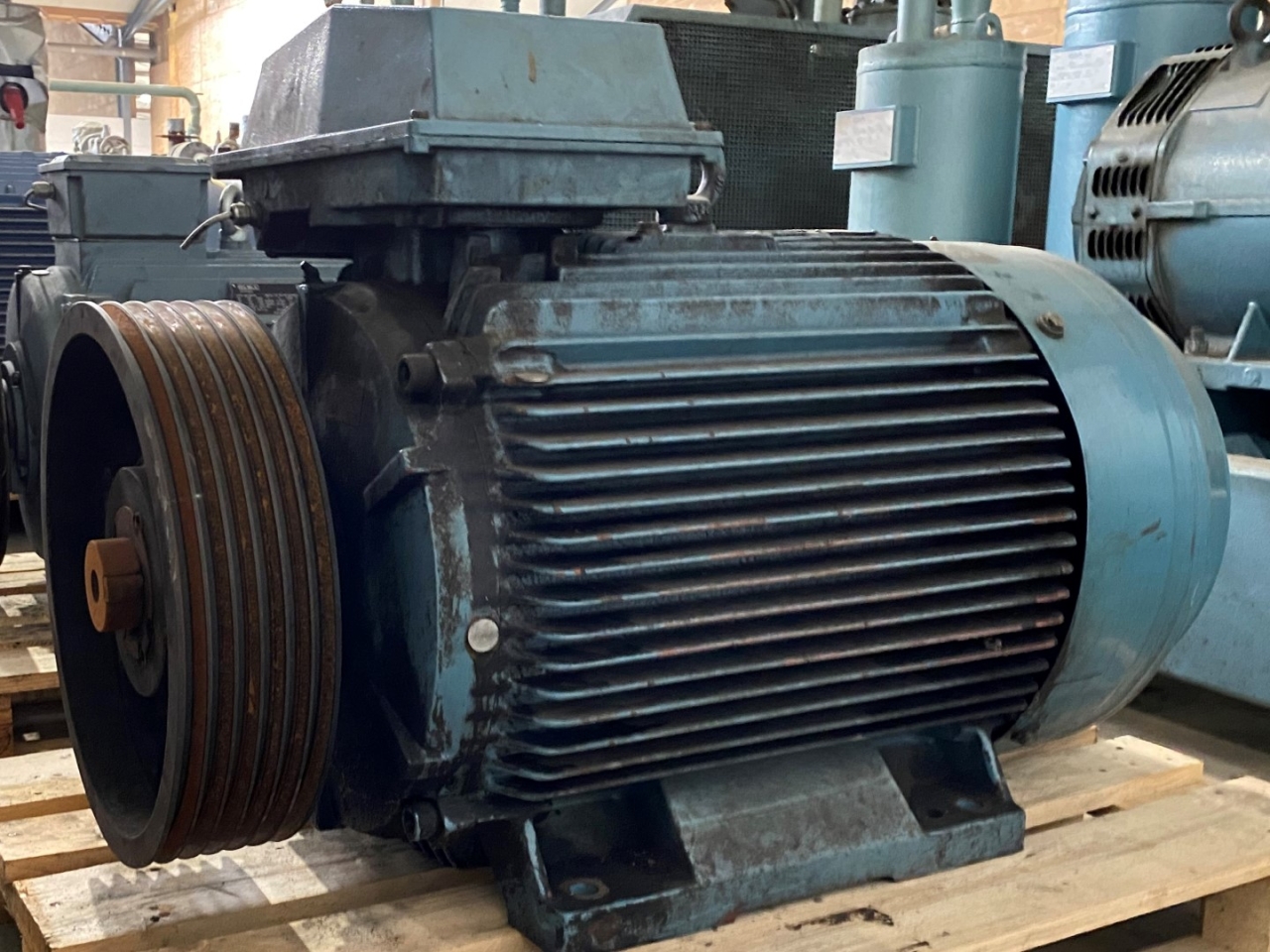 Used ABB M2BA 280SMB 4 B3 electric motor with the following specifications: 50 Hz - 400V/690V ...